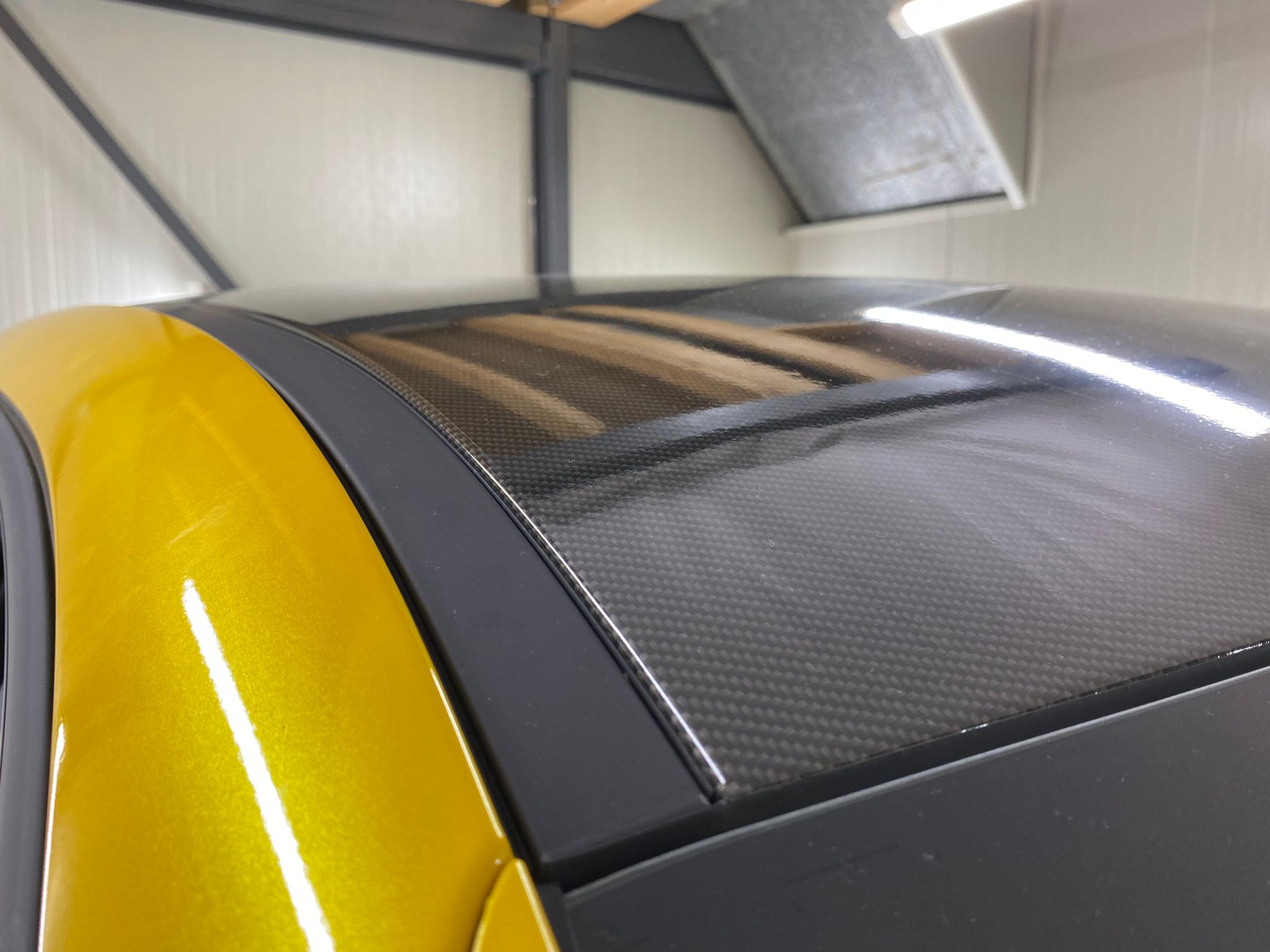Hyundai Ionic full-wrap met carbon | Trim-Line Zevenbergen